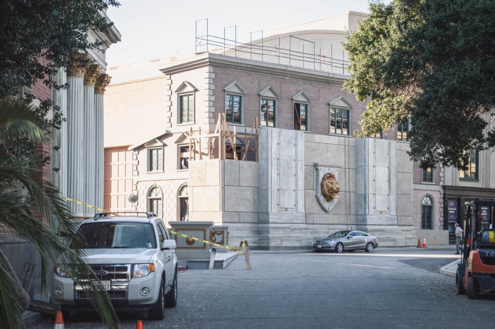 How to Visit the "Friends Studio Tour" in LA with the Warner Bros ...