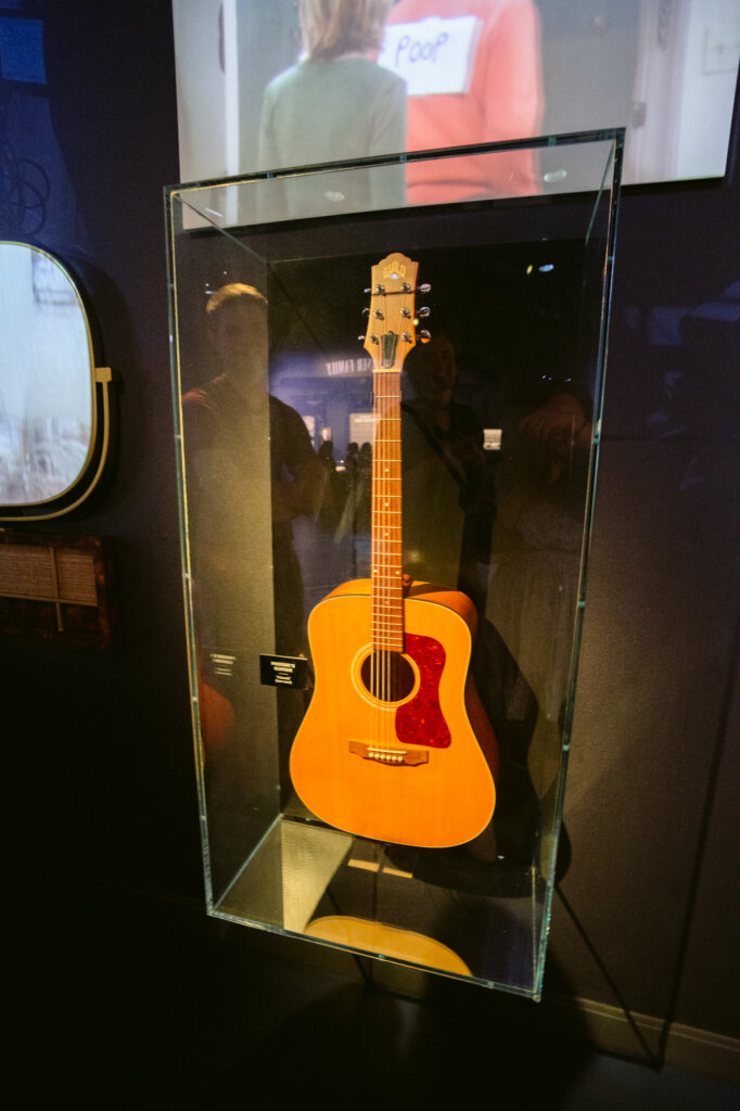 How to Visit the "Friends Studio Tour" in LA with the Warner Bros ...